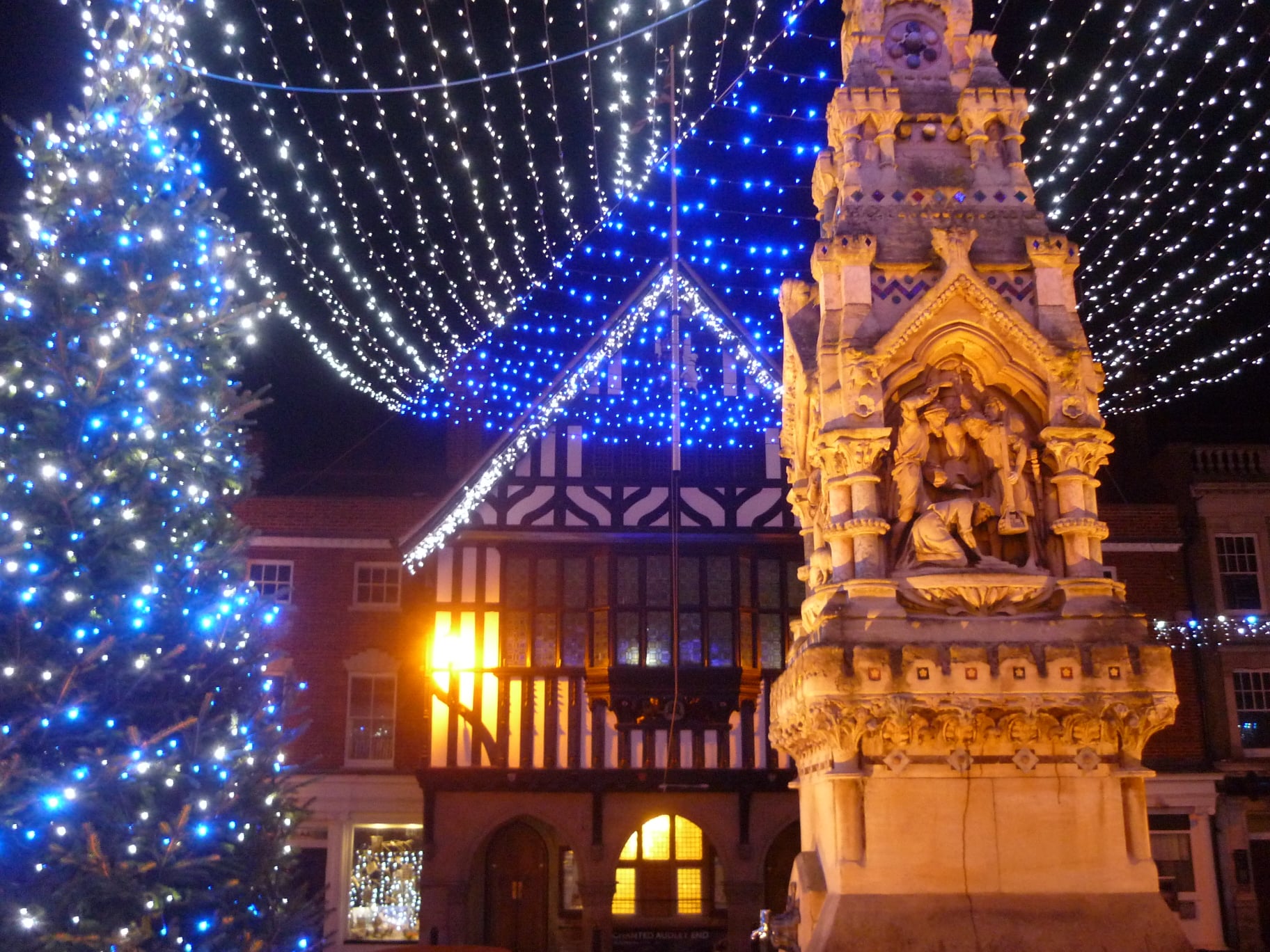 Saffron Walden Christmas Fayre in the Square - Discover Uttlesford